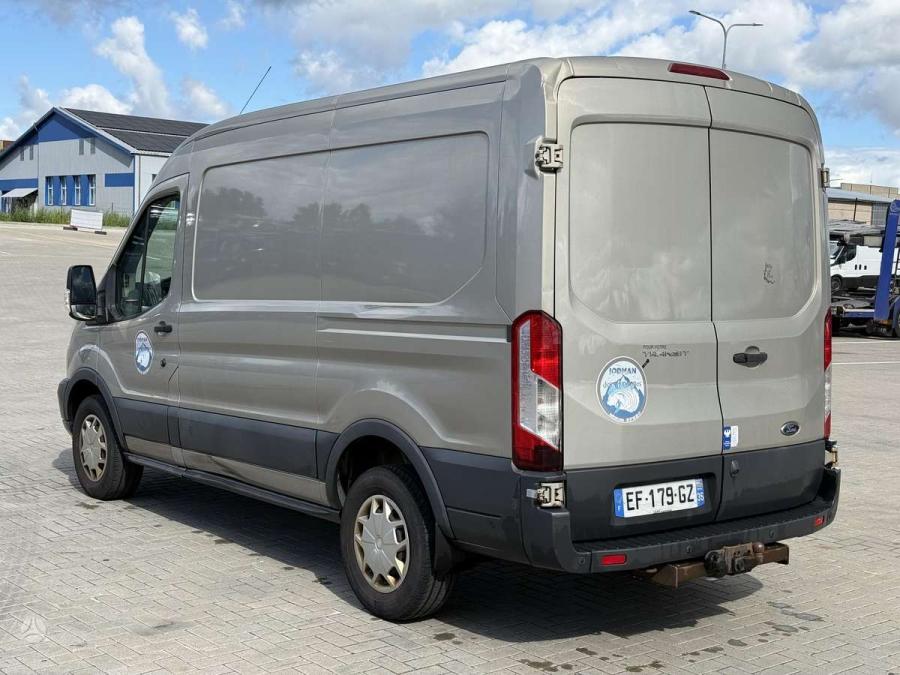 Brown Ford Transit 2016 in Taurage, with an engine capacity of 2.00 L and mileage of 347 thousand km for 6400 €, photo 5 on AUTOMOTO.COM.LV