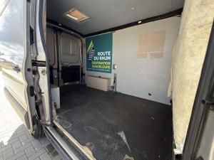 Brown Ford Transit 2016 in Taurage, with an engine capacity of 2.00 L and mileage of 347 thousand km for 6400 €, photo 17 on AUTOMOTO.COM.LV