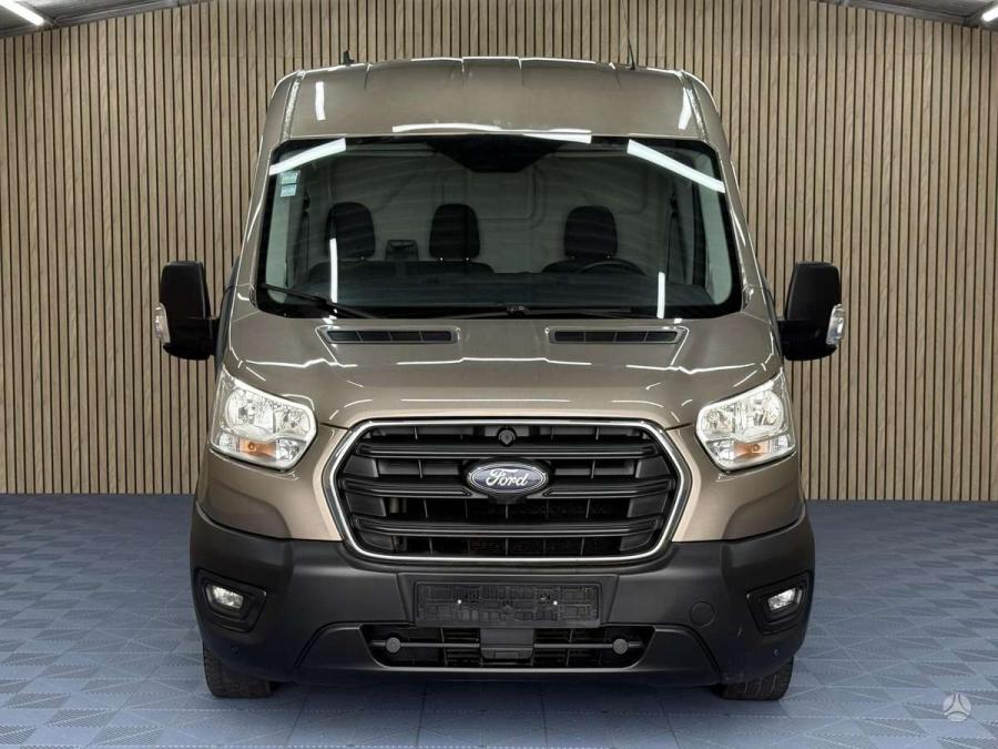 Brown Ford Transit 2019 in Marijampole, with an engine capacity of 2.00 L and mileage of 239 thousand km for 13200 €, photo 4 on AUTOMOTO.COM.LV