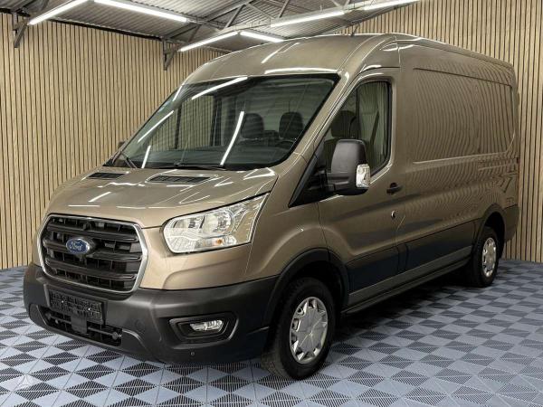 Brown Ford Transit 2019 in Marijampole, with an engine capacity of 2.00 L and mileage of 239 thousand km for 13200 €, photo 4 on AUTOMOTO.COM.LV