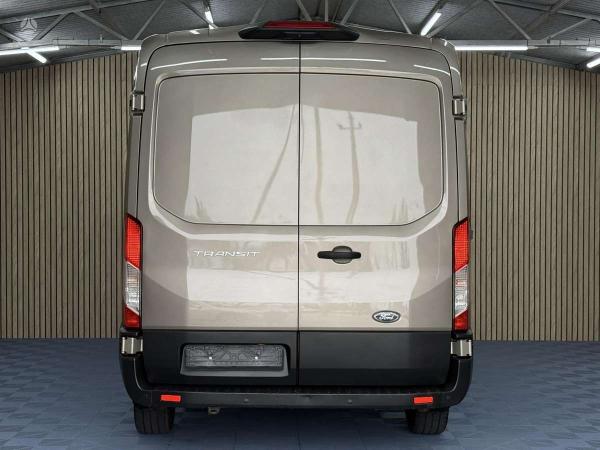 Brown Ford Transit 2019 in Marijampole, with an engine capacity of 2.00 L and mileage of 239 thousand km for 13200 €, photo 6 on AUTOMOTO.COM.LV
