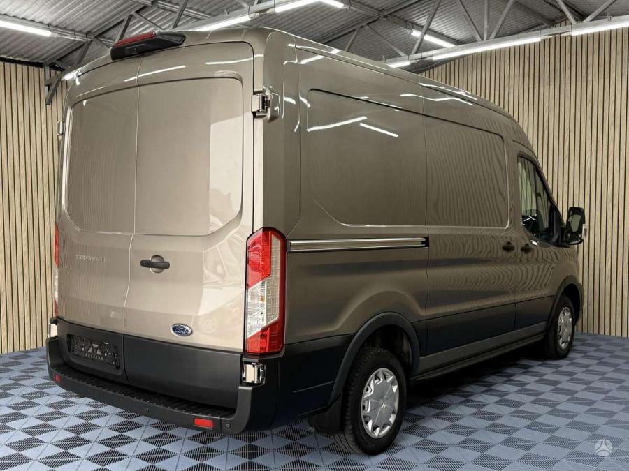 Brown Ford Transit 2019 in Marijampole, with an engine capacity of 2.00 L and mileage of 239 thousand km for 13200 €, photo 8 on AUTOMOTO.COM.LV