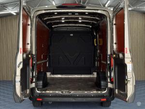 Brown Ford Transit 2019 in Marijampole, with an engine capacity of 2.00 L and mileage of 239 thousand km for 13200 €, photo 9 on AUTOMOTO.COM.LV