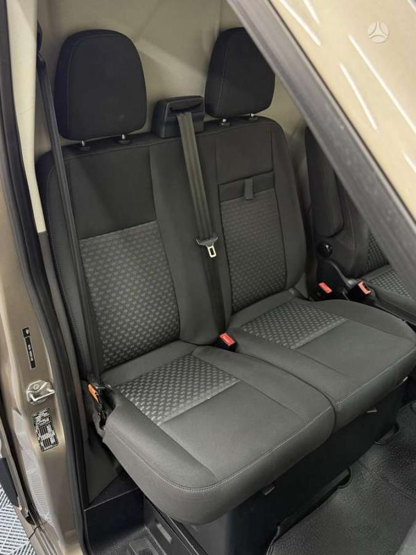 Brown Ford Transit 2019 in Marijampole, with an engine capacity of 2.00 L and mileage of 239 thousand km for 13200 €, photo 9 on AUTOMOTO.COM.LV