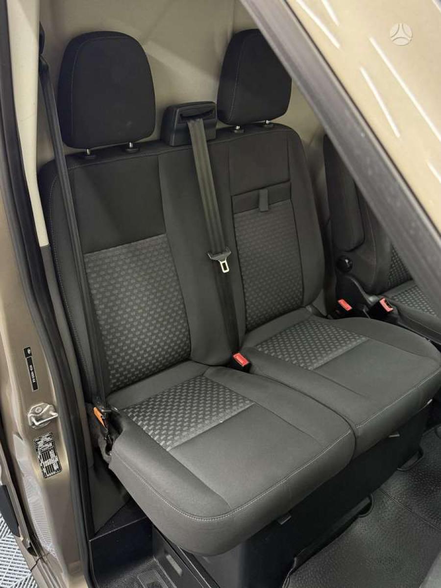 Brown Ford Transit 2019 in Marijampole, with an engine capacity of 2.00 L and mileage of 239 thousand km for 13200 €, photo 10 on AUTOMOTO.COM.LV