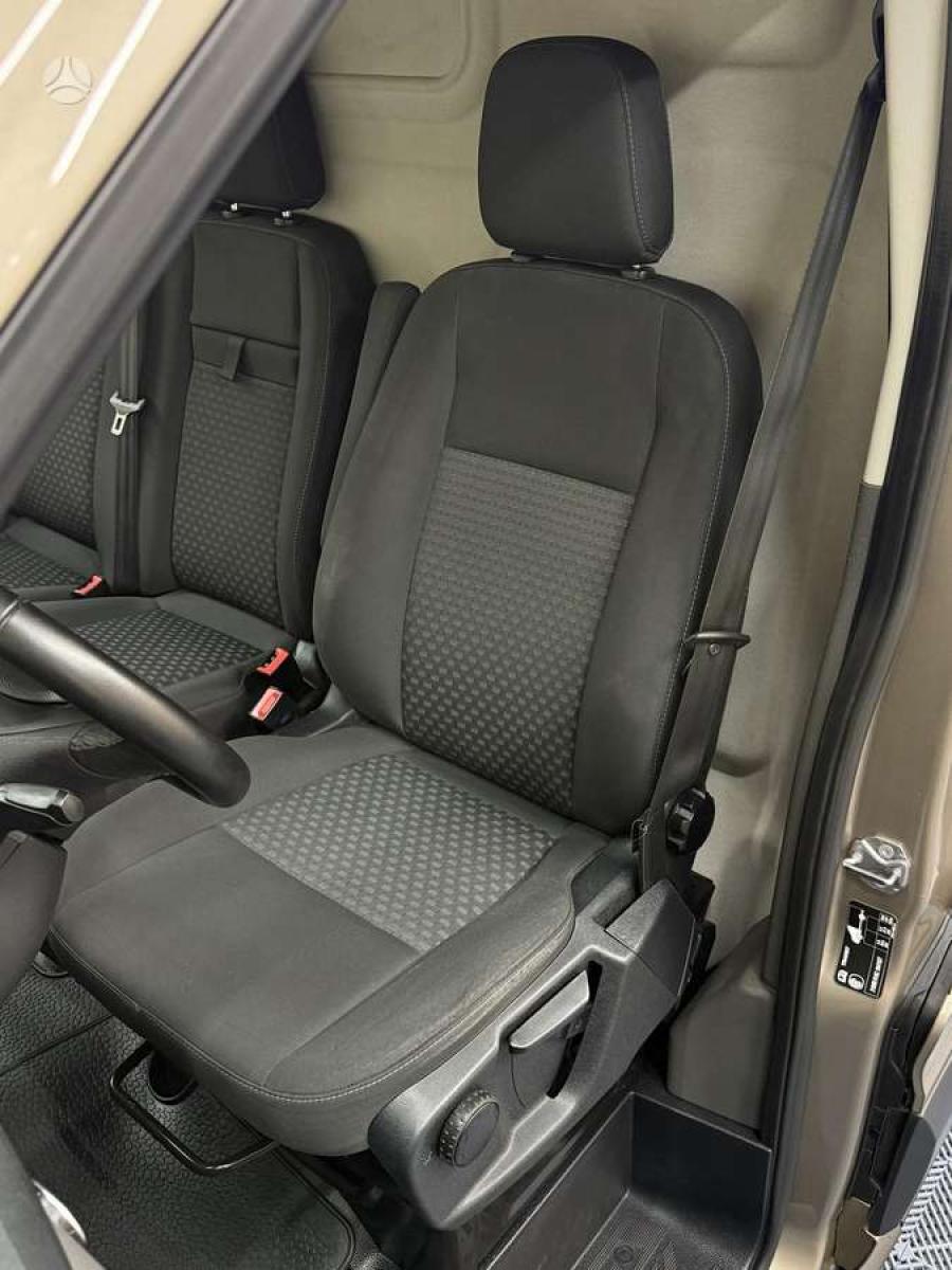 Brown Ford Transit 2019 in Marijampole, with an engine capacity of 2.00 L and mileage of 239 thousand km for 13200 €, photo 11 on AUTOMOTO.COM.LV