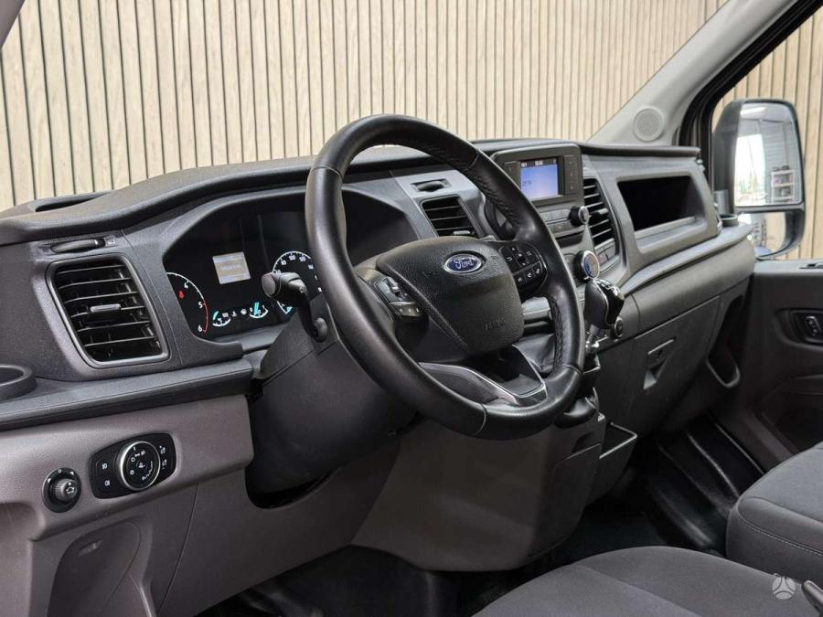 Brown Ford Transit 2019 in Marijampole, with an engine capacity of 2.00 L and mileage of 239 thousand km for 13200 €, photo 13 on AUTOMOTO.COM.LV