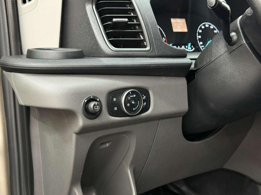 Brown Ford Transit 2019 in Marijampole, with an engine capacity of 2.00 L and mileage of 239 thousand km for 13200 €, photo 15 on AUTOMOTO.COM.LV