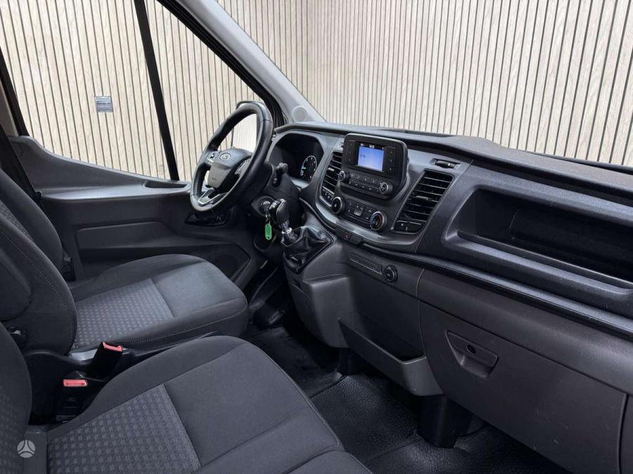 Brown Ford Transit 2019 in Marijampole, with an engine capacity of 2.00 L and mileage of 239 thousand km for 13200 €, photo 20 on AUTOMOTO.COM.LV