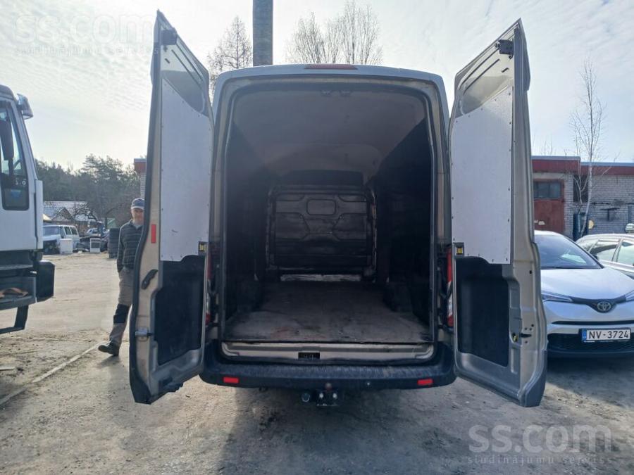 Brown Ford Transit 2016 in Daugavpils, with an engine capacity of 2.00 L and mileage of 386 thousand km for 8200 €, photo 4 on AUTOMOTO.COM.LV