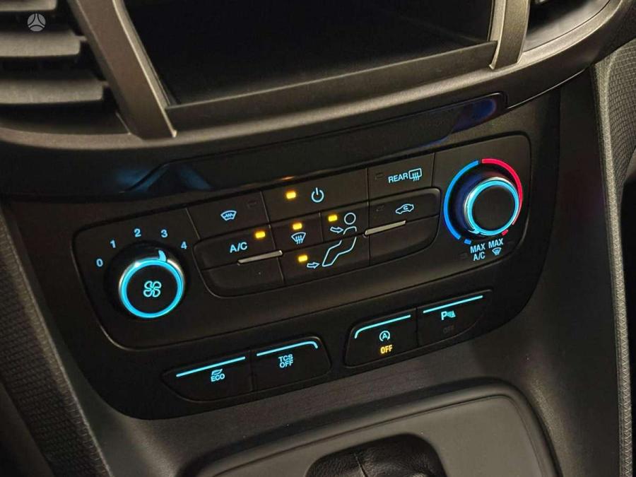 Black Ford Transit Connect 2022 in Marijampole, with an engine capacity of 1.50 L and mileage of 137 thousand km for 12750 €, photo 10 on AUTOMOTO.COM.LV