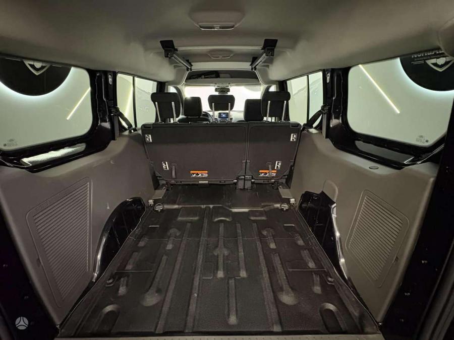Black Ford Transit Connect 2022 in Marijampole, with an engine capacity of 1.50 L and mileage of 137 thousand km for 12750 €, photo 11 on AUTOMOTO.COM.LV