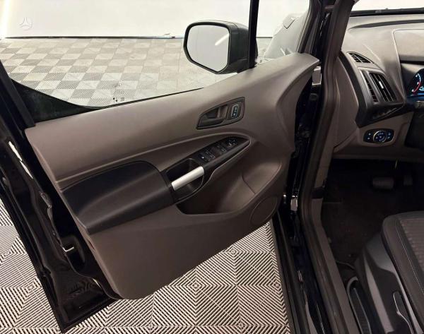 Melns Ford Transit Connect 2022 Marijampole, ar dzinēja tilpumu 1.50 L un nobraukumu 137 tūkst. km par 12750 €, foto 6 vietnē AUTOMOTO.COM.LV