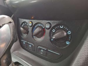 Pelēks Ford Transit Connect 2017 Viļņa, ar dzinēja tilpumu 1.50 L un nobraukumu 195 tūkst. km par 4200 €, foto 16 vietnē AUTOMOTO.COM.LV