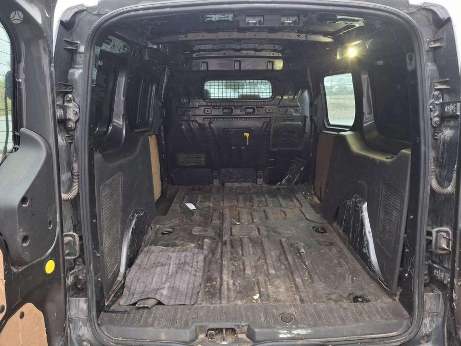 Pelēks Ford Transit Connect 2017 Viļņa, ar dzinēja tilpumu 1.50 L un nobraukumu 195 tūkst. km par 4200 €, foto 17 vietnē AUTOMOTO.COM.LV