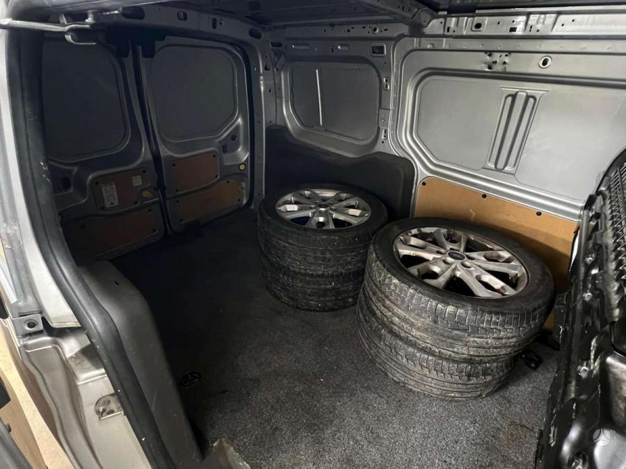Grey Ford Transit Connect 2019 in Vilnius, with an engine capacity of 1.50 L and mileage of 132 thousand km for 9922 €, photo 29 on AUTOMOTO.COM.LV