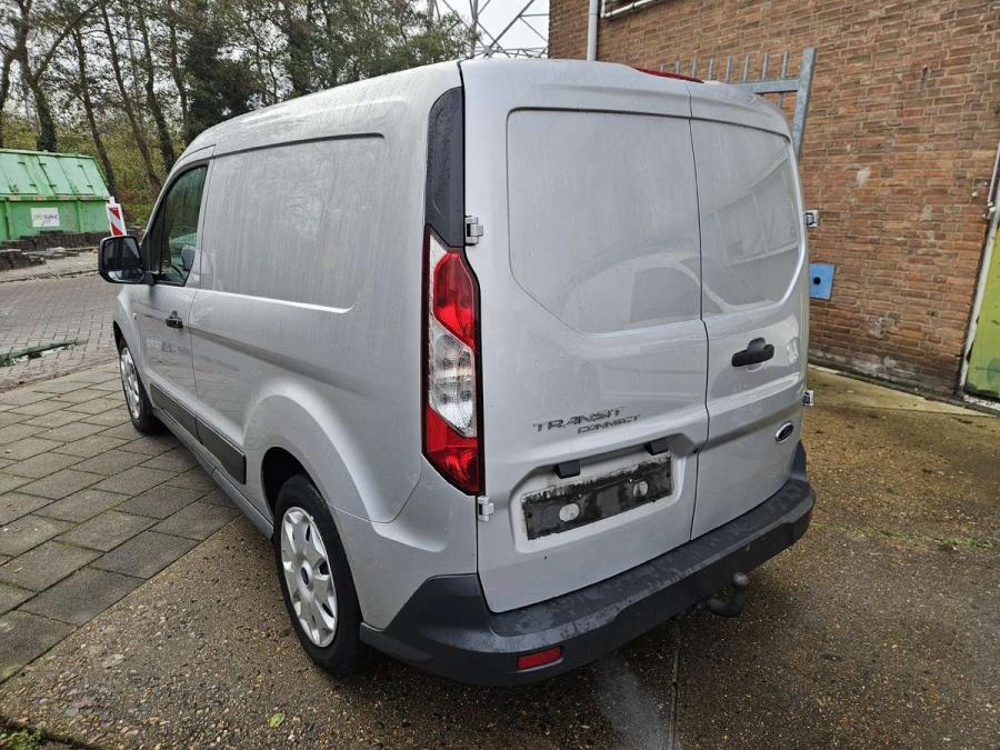 Pelēks Ford Transit Connect 2016 Telšiai, ar dzinēja tilpumu 1.56 L un nobraukumu 245 tūkst. km par 5500 €, foto 4 vietnē AUTOMOTO.COM.LV