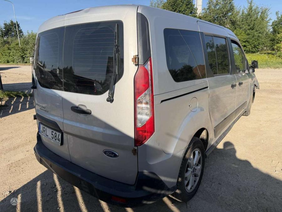 Pelēks Ford Transit Connect 2017 Šauļi, ar dzinēja tilpumu 1.50 L un nobraukumu 289 tūkst. km par 3650 €, foto 9 vietnē AUTOMOTO.COM.LV