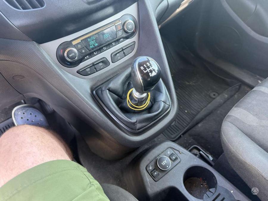 Pelēks Ford Transit Connect 2017 Šauļi, ar dzinēja tilpumu 1.50 L un nobraukumu 289 tūkst. km par 3650 €, foto 18 vietnē AUTOMOTO.COM.LV