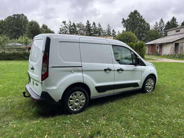 White Ford Transit Connect 2015 in Kretinga, with an engine capacity of 1.56 L and mileage of 134 thousand km for 5850 €, photo 8 on AUTOMOTO.COM.LV
