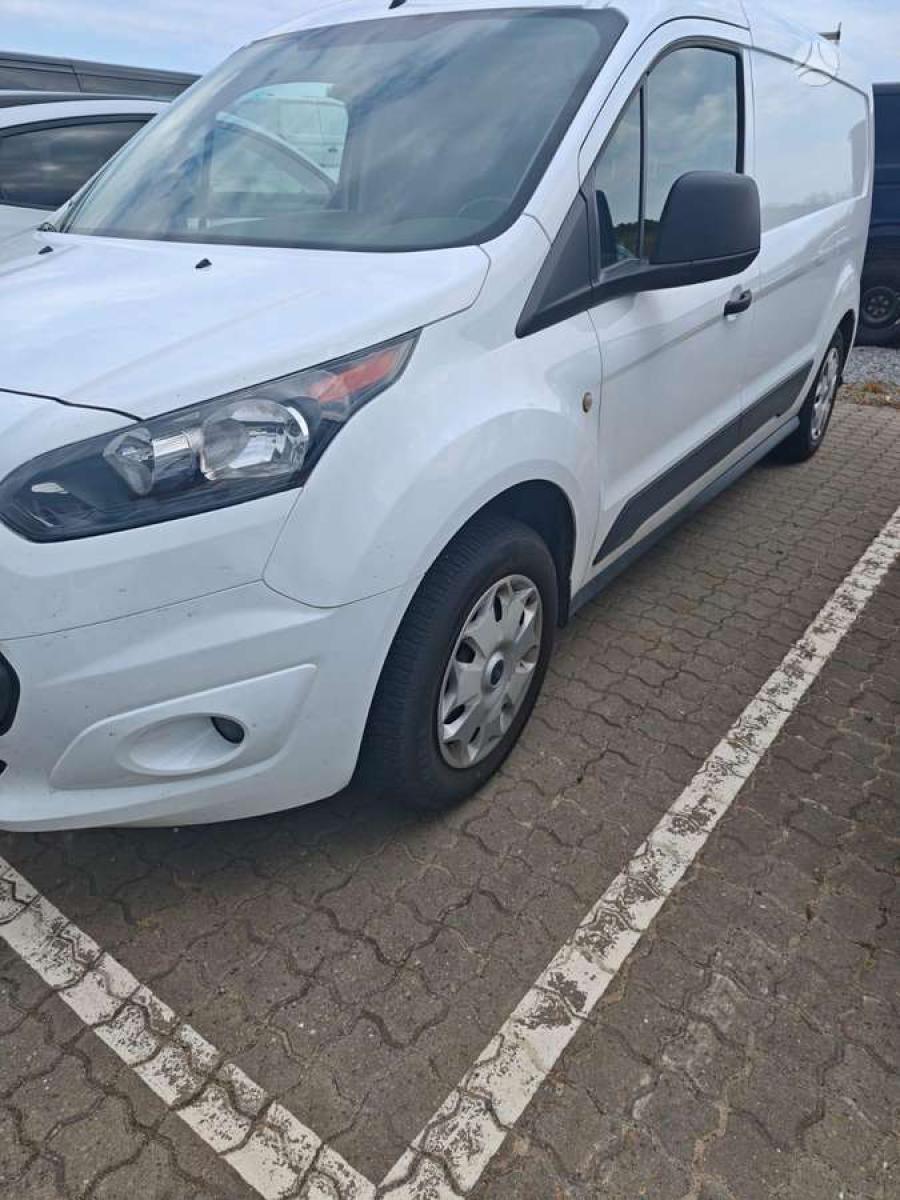 White Ford Transit Connect 2018 in Taurage, with an engine capacity of 1.50 L and mileage of 220 thousand km for 3400 €, photo 4 on AUTOMOTO.COM.LV