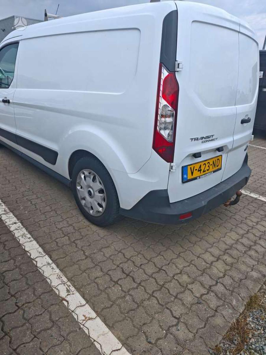 White Ford Transit Connect 2018 in Taurage, with an engine capacity of 1.50 L and mileage of 220 thousand km for 3400 €, photo 7 on AUTOMOTO.COM.LV