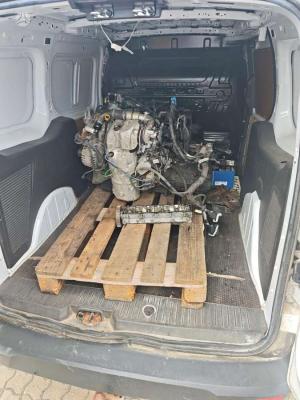 White Ford Transit Connect 2018 in Taurage, with an engine capacity of 1.50 L and mileage of 220 thousand km for 3400 €, photo 11 on AUTOMOTO.COM.LV