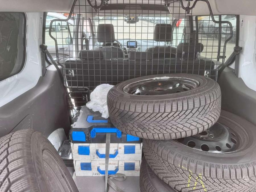Balts Ford Transit Connect 2020 Viļņa, ar dzinēja tilpumu 1.50 L un nobraukumu 117 tūkst. km par 16900 €, foto 17 vietnē AUTOMOTO.COM.LV