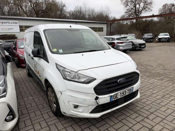 White Ford Transit Connect 2022 in Kaunas, with an engine capacity of 1.50 L and mileage of 186 thousand km for 7502 €, photo 2 on AUTOMOTO.COM.LV