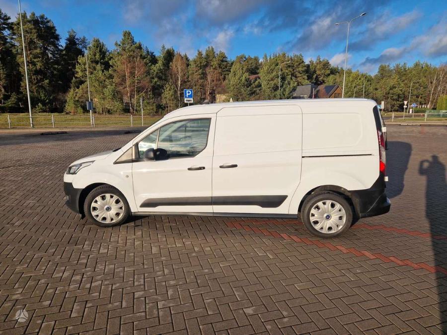 White Ford Transit Connect 2023 in Druskininkai, with an engine capacity of 2.00 L and mileage of 49 thousand km for 12999 €, photo 3 on AUTOMOTO.COM.LV