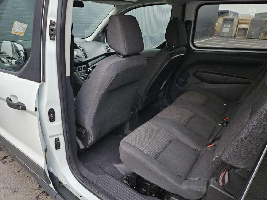 White Ford Transit Connect 2016 in Kaunas, with an engine capacity of 1.50 L and mileage of 204 thousand km for 4400 €, photo 16 on AUTOMOTO.COM.LV