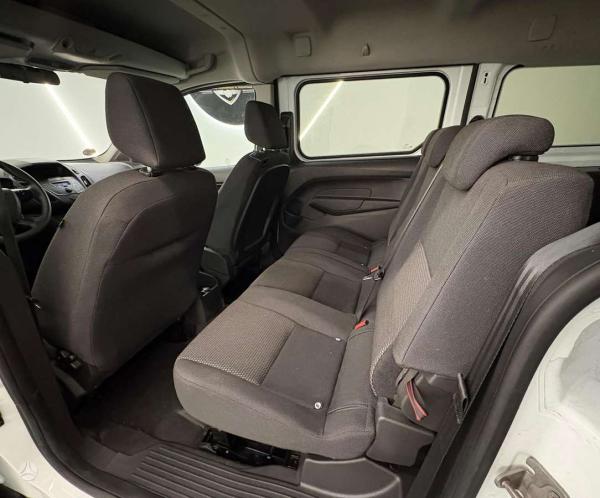 White Ford Transit Connect 2016 in Marijampole, with an engine capacity of 1.50 L and mileage of 228 thousand km for 6999 €, photo 10 on AUTOMOTO.COM.LV