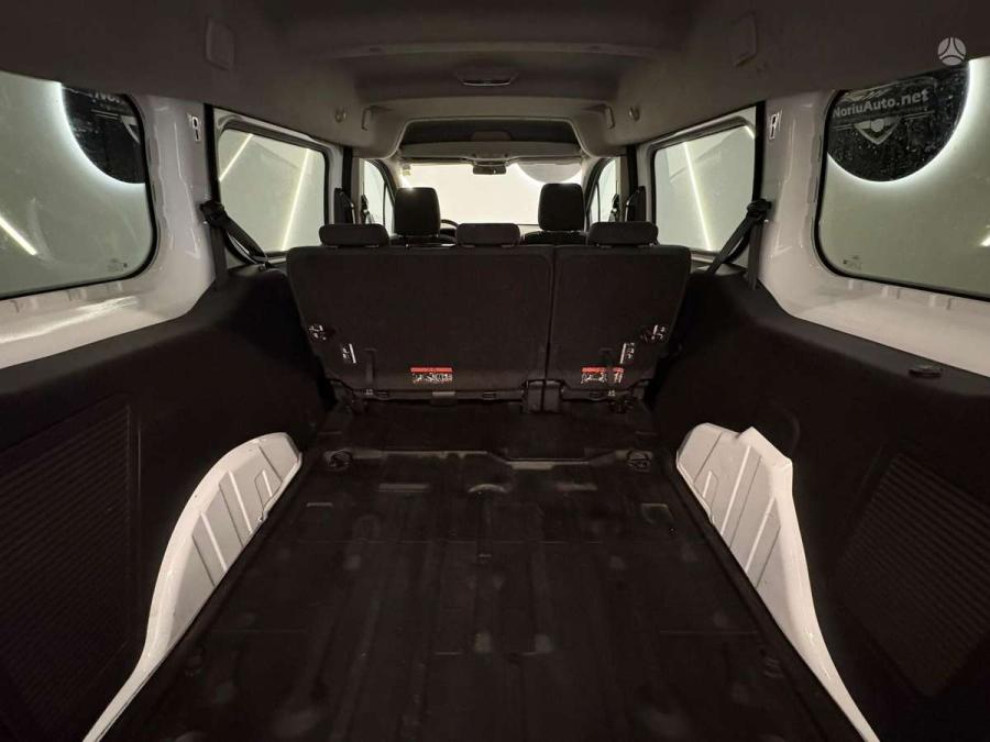 White Ford Transit Connect 2016 in Marijampole, with an engine capacity of 1.50 L and mileage of 228 thousand km for 6700 €, photo 15 on AUTOMOTO.COM.LV