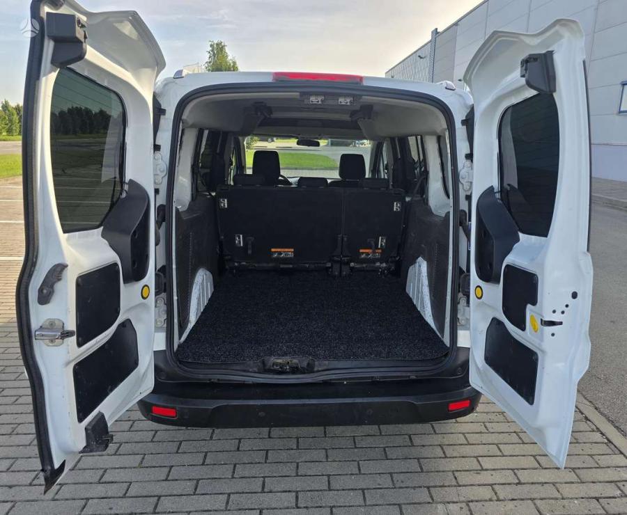 White Ford Transit Connect 2020 in Panevezys, with an engine capacity of 1.50 L and mileage of 202 thousand km for 7200 €, photo 7 on AUTOMOTO.COM.LV