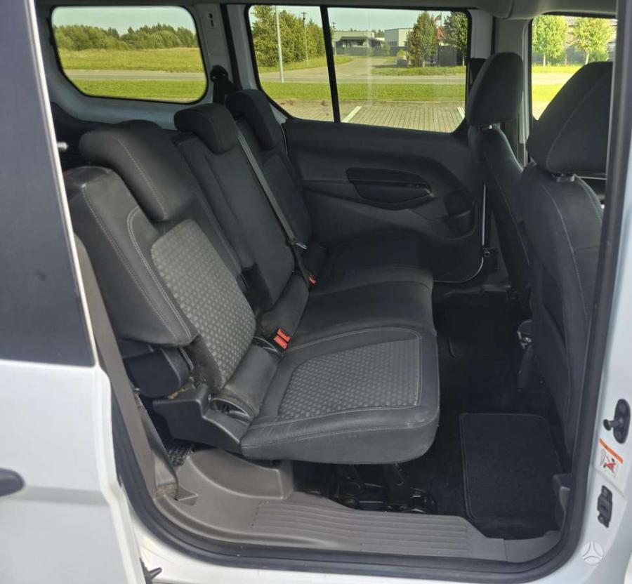 White Ford Transit Connect 2020 in Panevezys, with an engine capacity of 1.50 L and mileage of 202 thousand km for 7200 €, photo 17 on AUTOMOTO.COM.LV