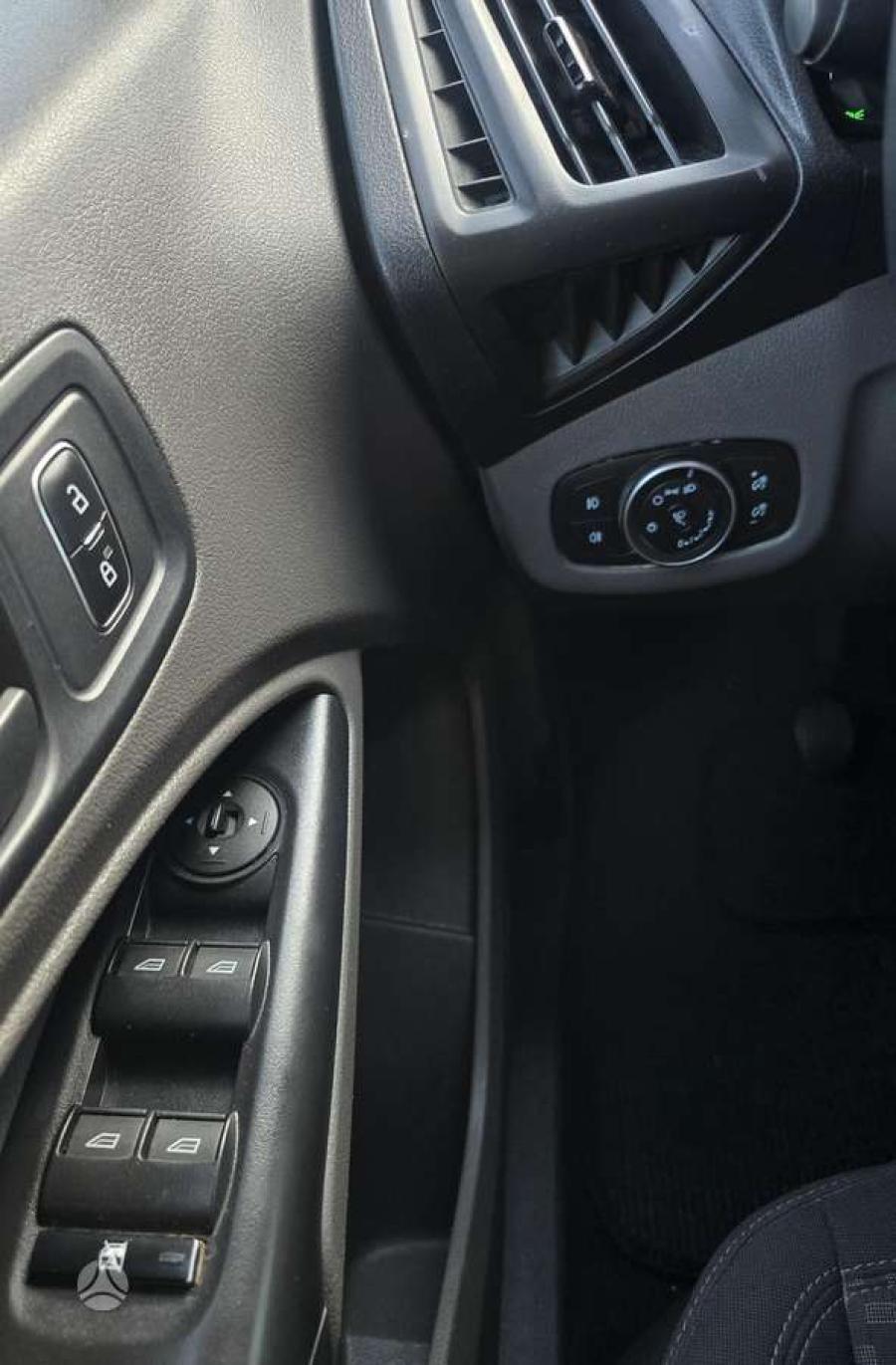 White Ford Transit Connect 2020 in Panevezys, with an engine capacity of 1.50 L and mileage of 202 thousand km for 7200 €, photo 26 on AUTOMOTO.COM.LV