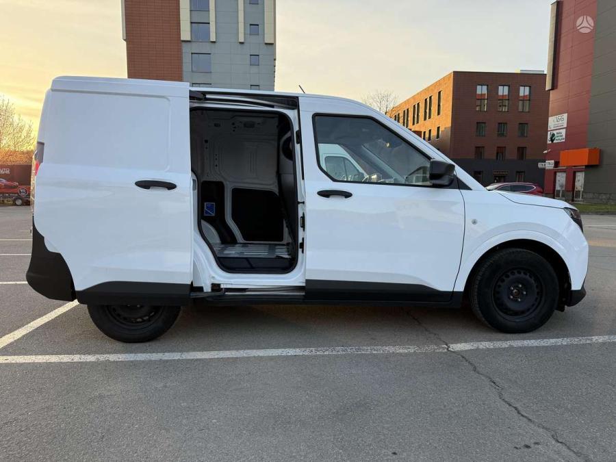 Balts Ford transit-courier 2025 Viļņa, ar dzinēja tilpumu 1.50 L un nobraukumu 11 tūkst. km par 20900 €, foto 8 vietnē AUTOMOTO.COM.LV