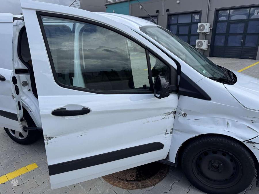 Balts Ford transit-courier 2022 Kauņa, ar dzinēja tilpumu 1.00 L un nobraukumu 45 tūkst. km par 7500 €, foto 16 vietnē AUTOMOTO.COM.LV