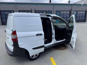 Balts Ford transit-courier 2022 Kauņa, ar dzinēja tilpumu 1.00 L un nobraukumu 45 tūkst. km par 7500 €, foto 17 vietnē AUTOMOTO.COM.LV