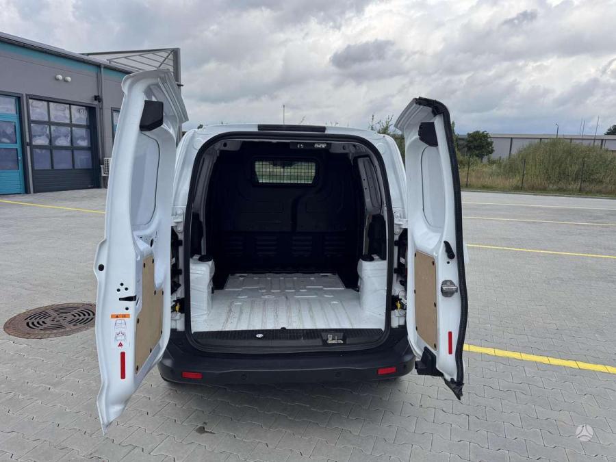 Balts Ford transit-courier 2022 Kauņa, ar dzinēja tilpumu 1.00 L un nobraukumu 45 tūkst. km par 7500 €, foto 23 vietnē AUTOMOTO.COM.LV