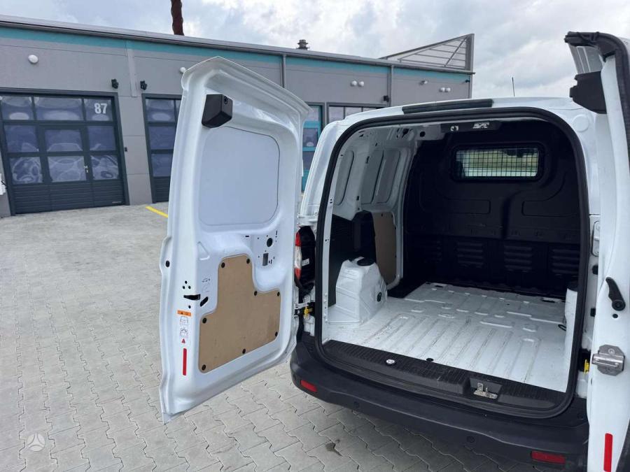 Balts Ford transit-courier 2022 Kauņa, ar dzinēja tilpumu 1.00 L un nobraukumu 45 tūkst. km par 7500 €, foto 24 vietnē AUTOMOTO.COM.LV