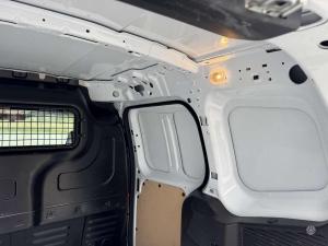 Balts Ford transit-courier 2022 Kauņa, ar dzinēja tilpumu 1.00 L un nobraukumu 45 tūkst. km par 7500 €, foto 28 vietnē AUTOMOTO.COM.LV