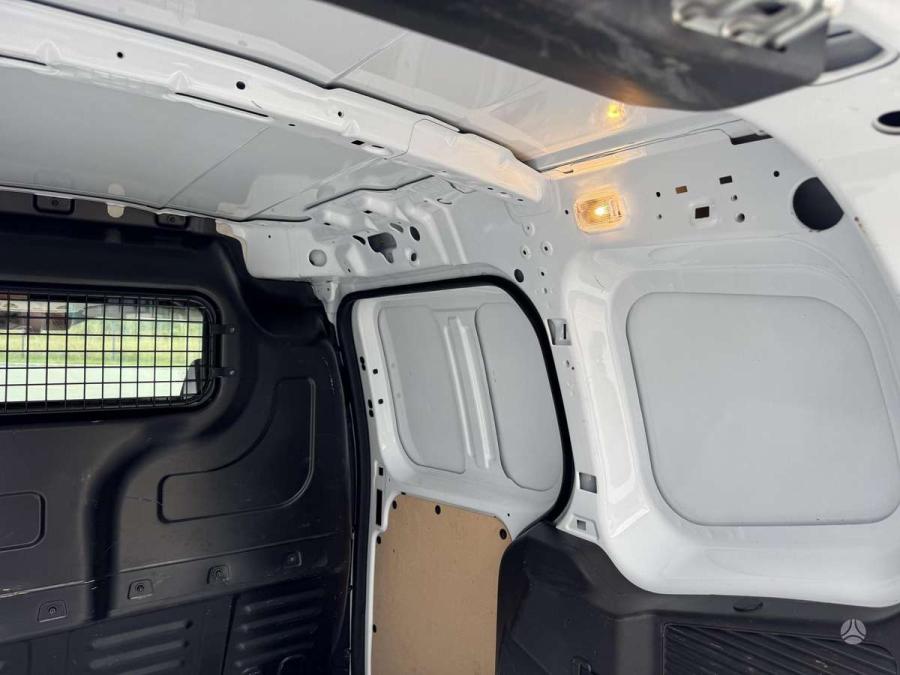 Balts Ford transit-courier 2022 Kauņa, ar dzinēja tilpumu 1.00 L un nobraukumu 45 tūkst. km par 7500 €, foto 28 vietnē AUTOMOTO.COM.LV