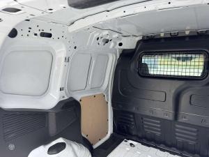 Balts Ford transit-courier 2022 Kauņa, ar dzinēja tilpumu 1.00 L un nobraukumu 45 tūkst. km par 7500 €, foto 29 vietnē AUTOMOTO.COM.LV