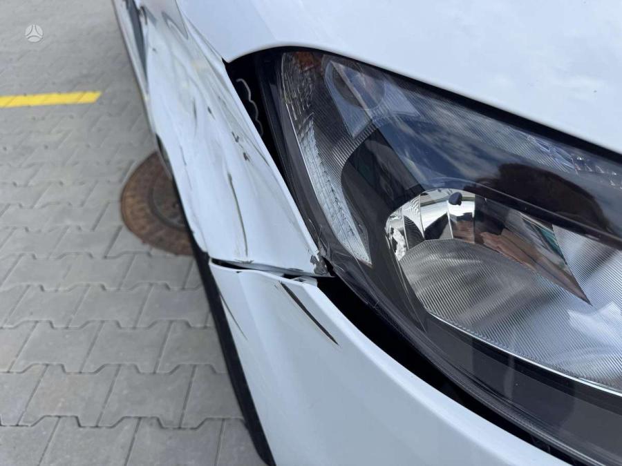 Balts Ford transit-courier 2022 Kauņa, ar dzinēja tilpumu 1.00 L un nobraukumu 45 tūkst. km par 7500 €, foto 31 vietnē AUTOMOTO.COM.LV