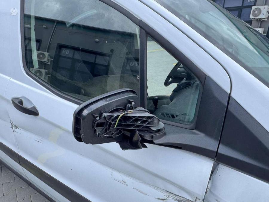 Balts Ford transit-courier 2022 Kauņa, ar dzinēja tilpumu 1.00 L un nobraukumu 45 tūkst. km par 7500 €, foto 33 vietnē AUTOMOTO.COM.LV