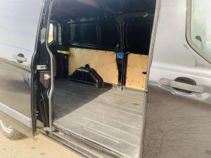 Melns Ford Transit Custom 2013 Tauragė, ar dzinēja tilpumu 2.20 L un nobraukumu 227 tūkst. km par 5700 €, foto 8 vietnē AUTOMOTO.COM.LV