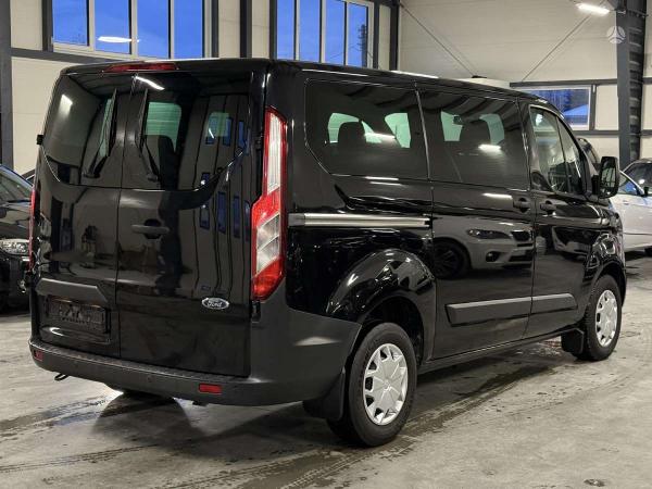 Black Ford Transit Custom 2015 in Marijampole, with an engine capacity of 2.20 L and mileage of 238 thousand km for 11500 €, photo 7 on AUTOMOTO.COM.LV