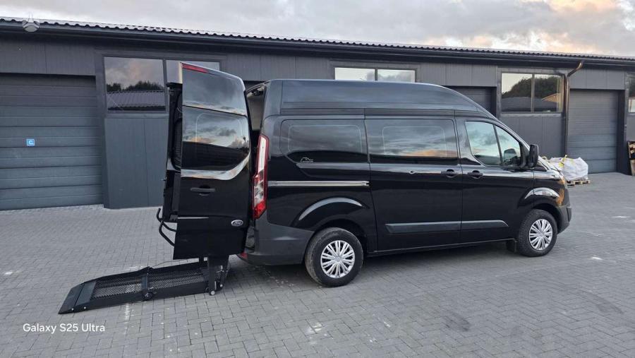 Black Ford Transit Custom 2016 in Klaipeda, with an engine capacity of 2.20 L and mileage of 237 thousand km for 7990 €, photo 10 on AUTOMOTO.COM.LV