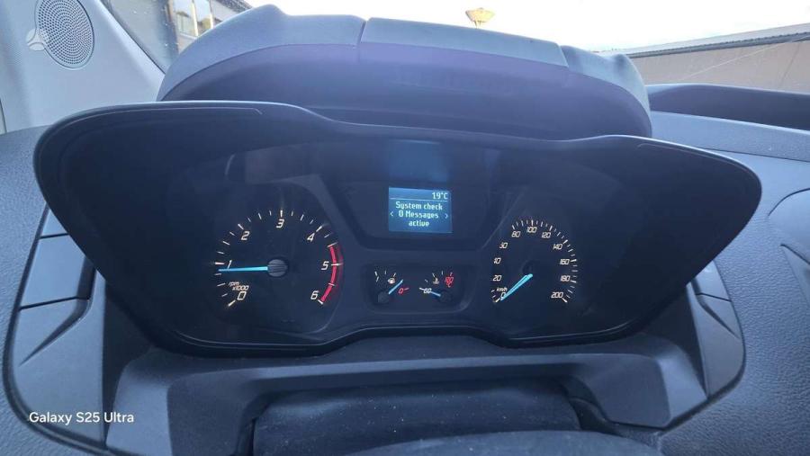 Black Ford Transit Custom 2016 in Klaipeda, with an engine capacity of 2.20 L and mileage of 237 thousand km for 7990 €, photo 20 on AUTOMOTO.COM.LV